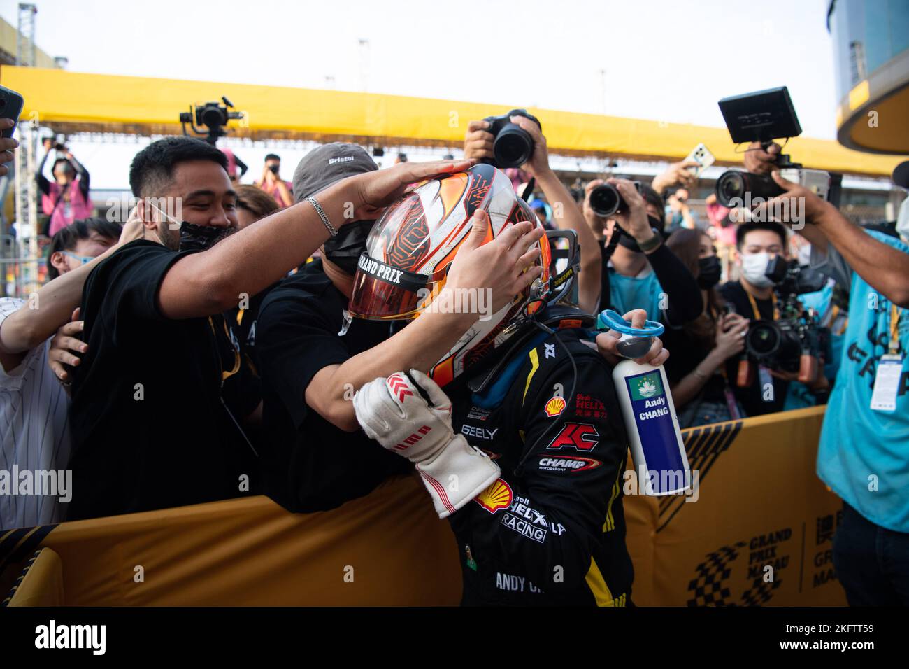 Macao, China. 20th Nov, 2022. Chang Wing Chung (front) of China's Macao ...