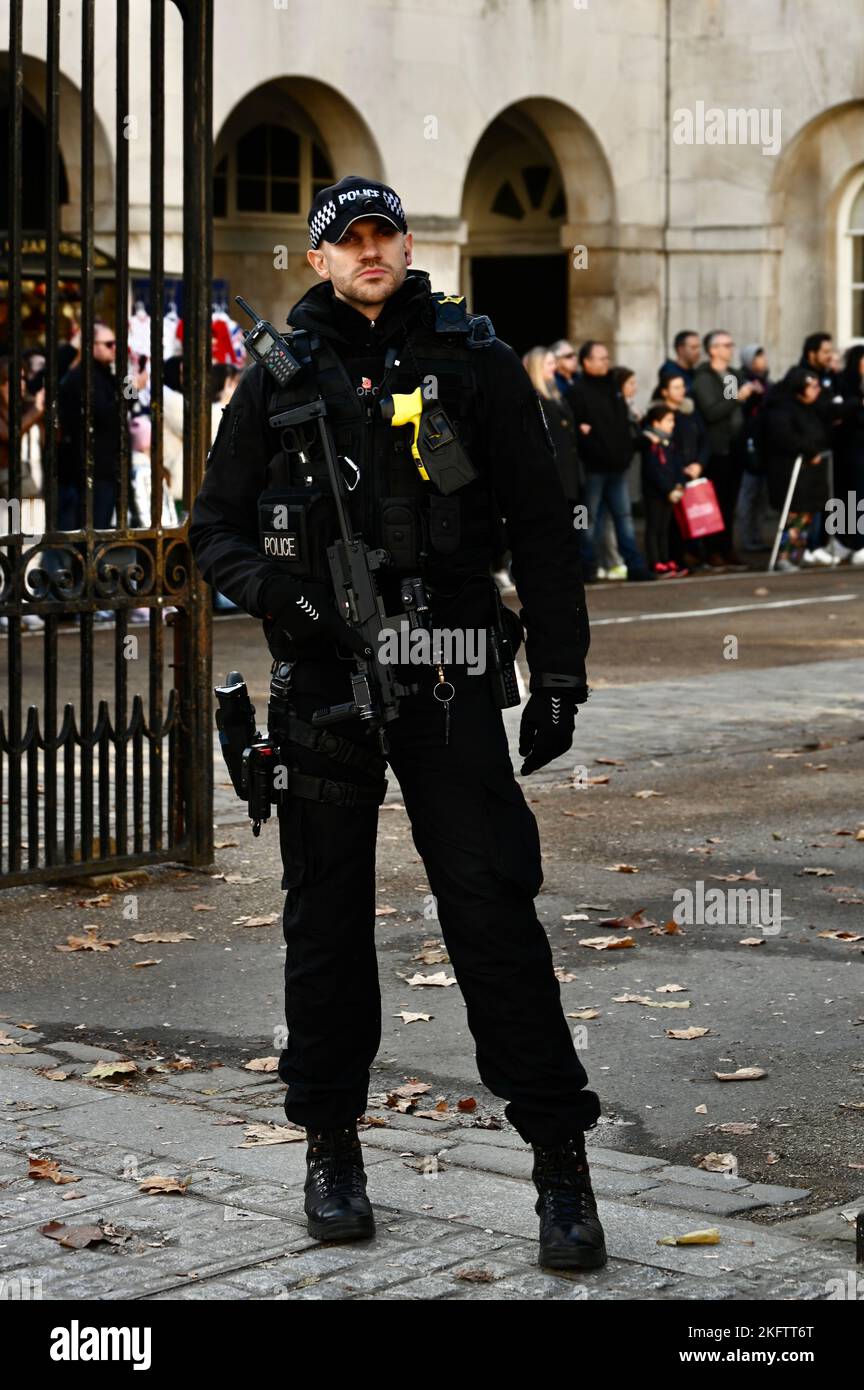 Armed Police Officer, Horse Guards Parade, Whitehall, London. UK Stock ...