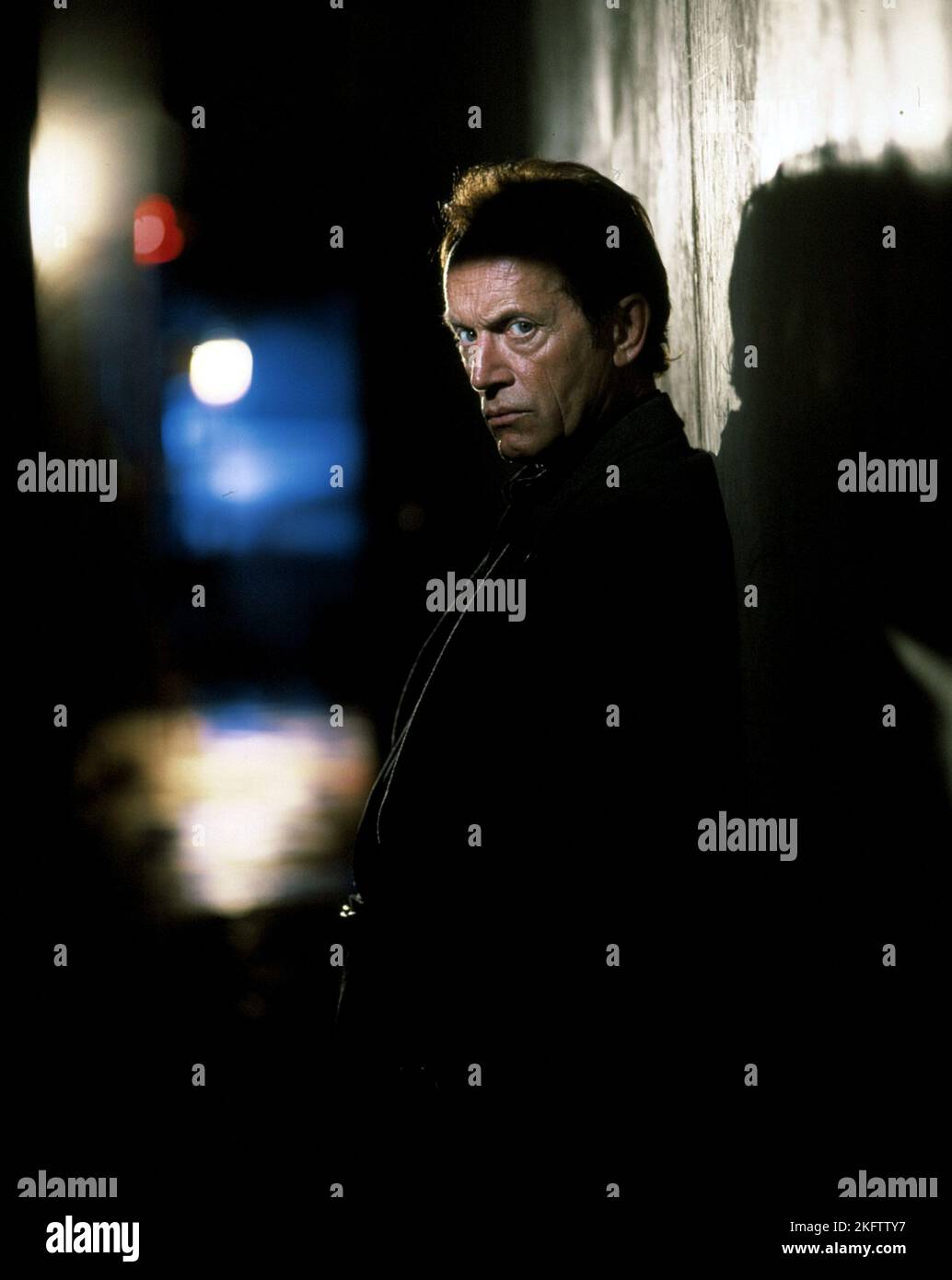 LANCE HENRIKSEN in MILLENNIUM (1996), directed by CHRIS CARTER. Credit ...