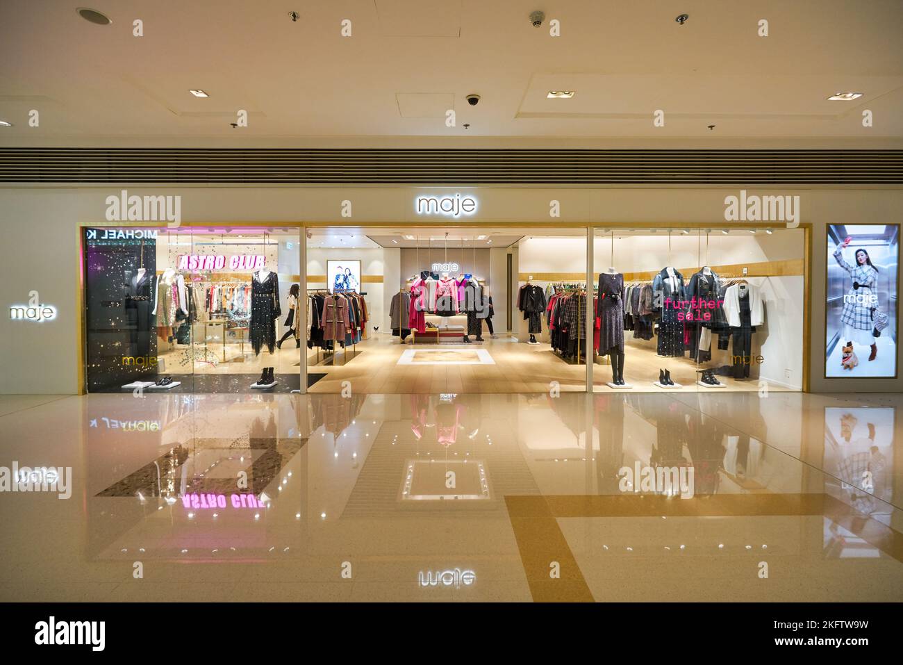 Maje clothing hi-res stock photography and images - Alamy