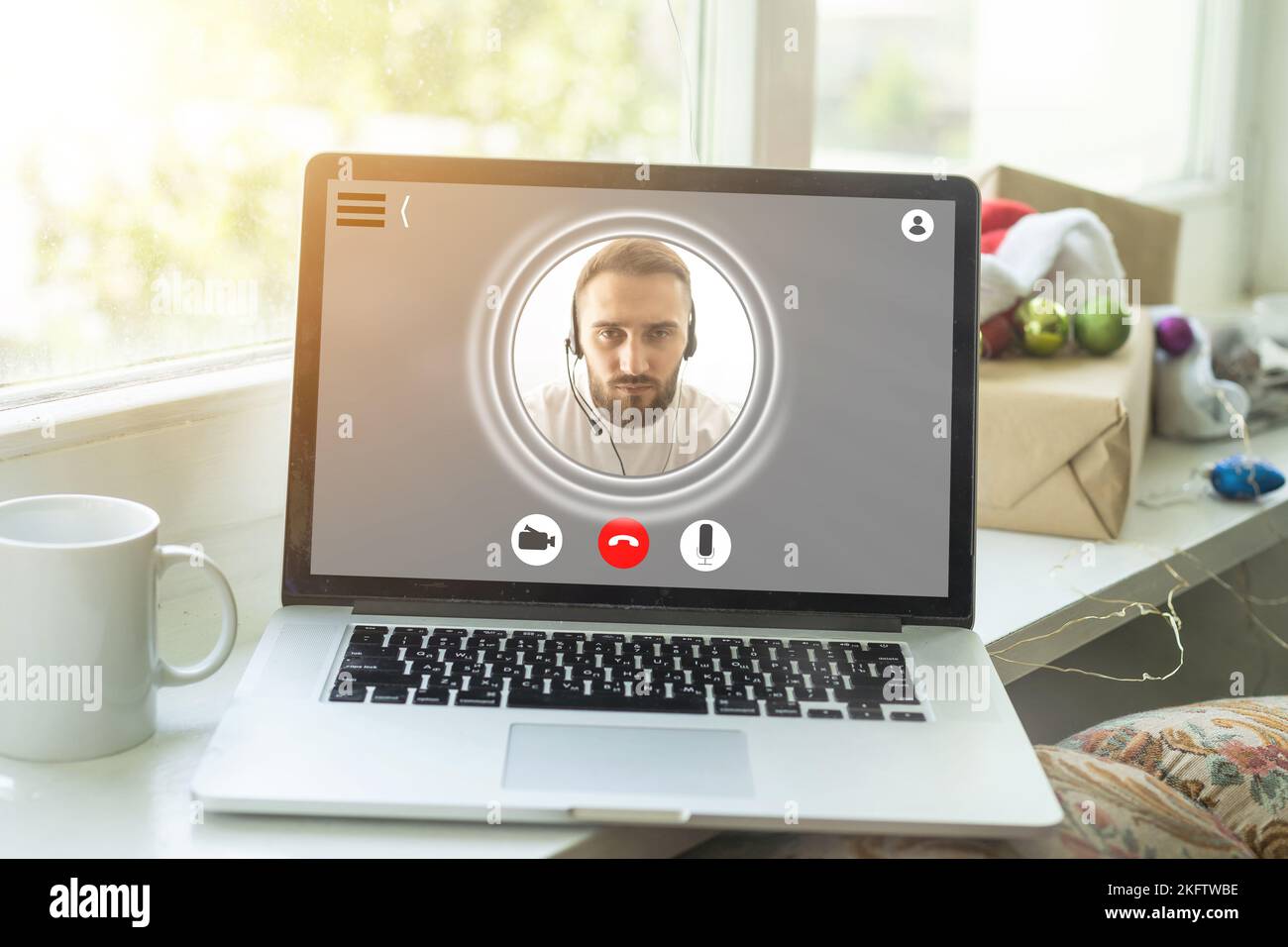 Man woman chat head shot hi-res stock photography and images - Alamy