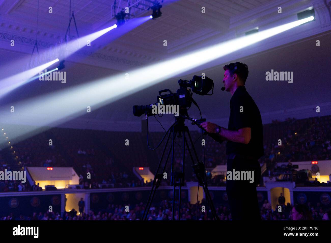 221007-N-DD694-1447 WASHINGTON (Oct. 7, 2022) Musician 1st Class Justin ...