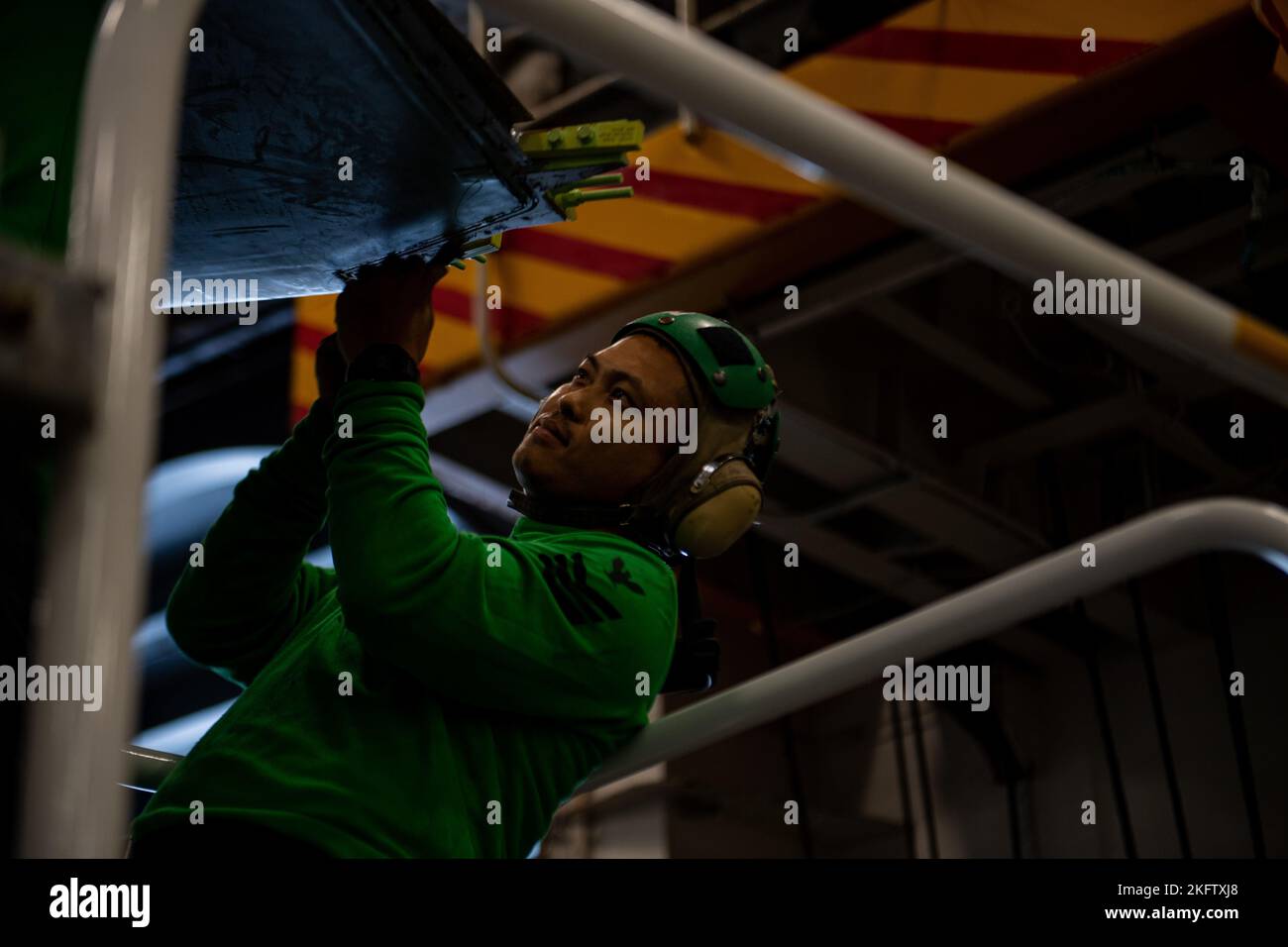 U s navy aviation structural mechanic hi-res stock photography and ...