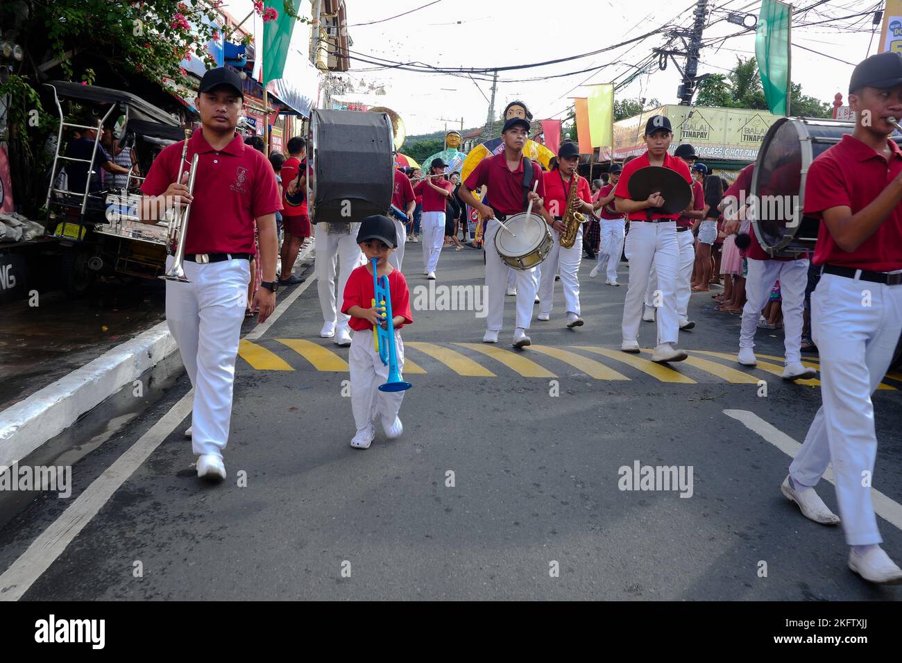 Angono, Rizal, Philippines. 20th Nov, 2022. The parade of the giant ...