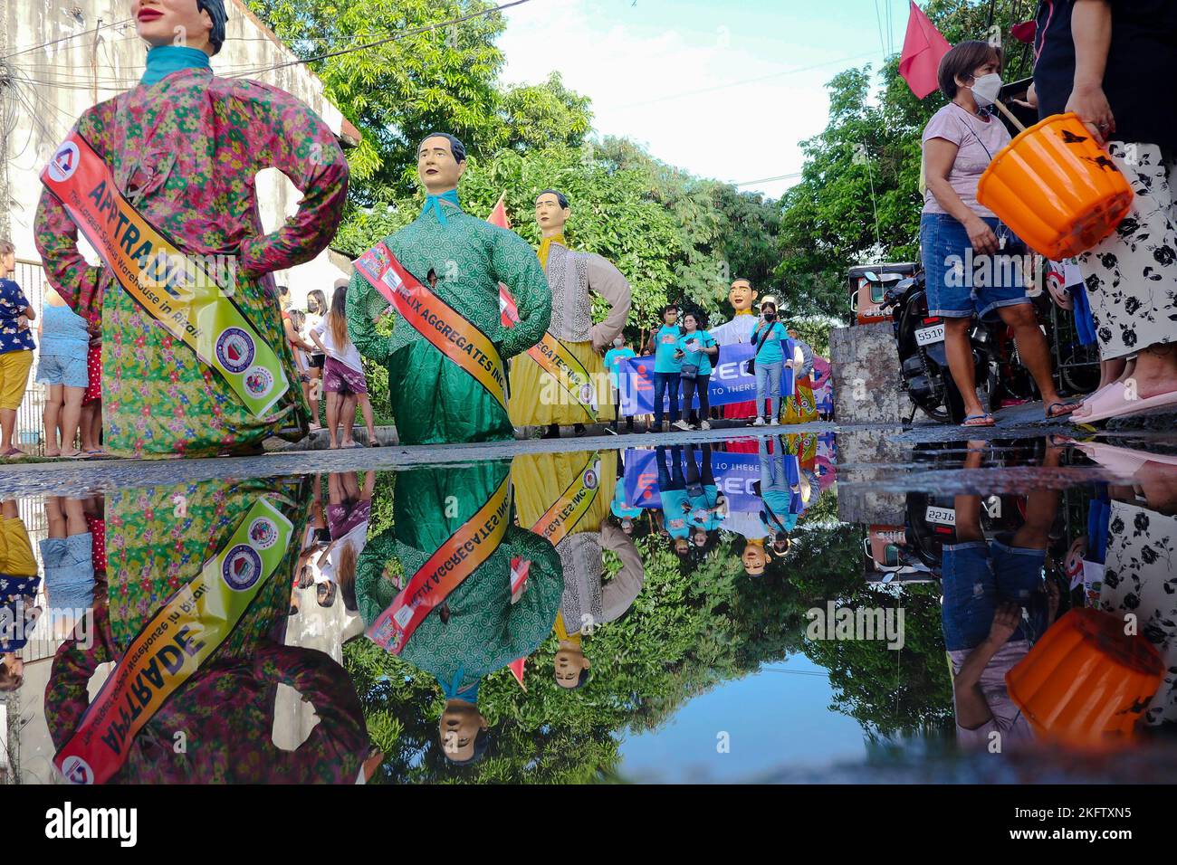 Angono, Rizal, Philippines. 20th Nov, 2022. The parade of the giant ...