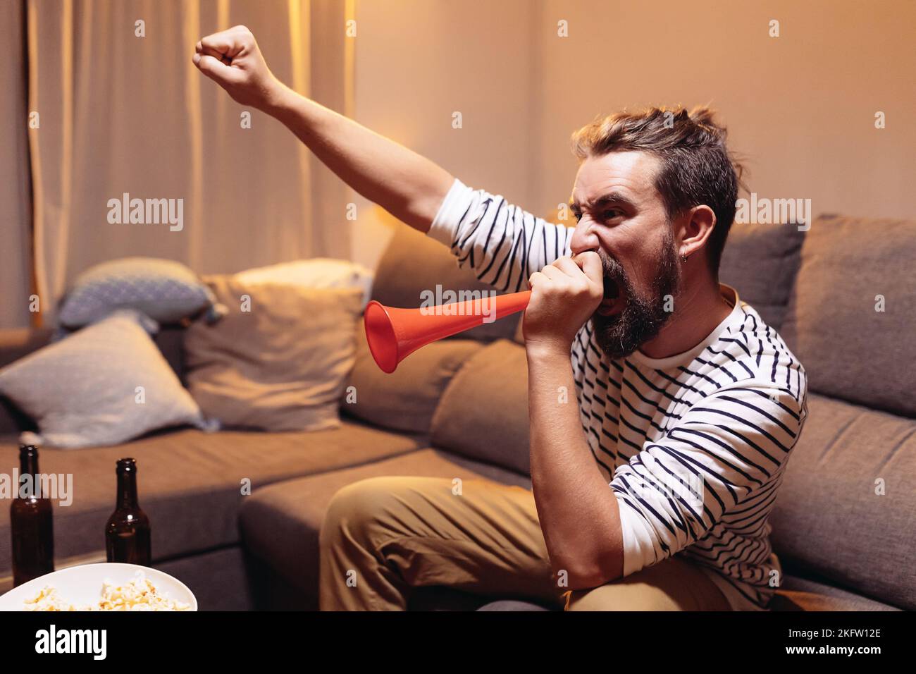 Cheering man hi-res stock photography and images - Alamy