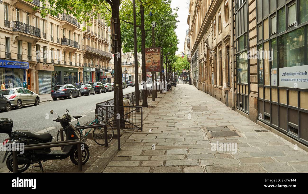 PARIS, FRANCE - AUGUST 09, 2015: street level view of Paris in the ...