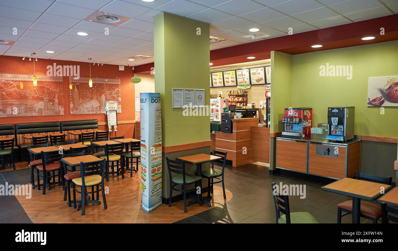 Subway restaurant interior hi-res stock photography and images - Alamy