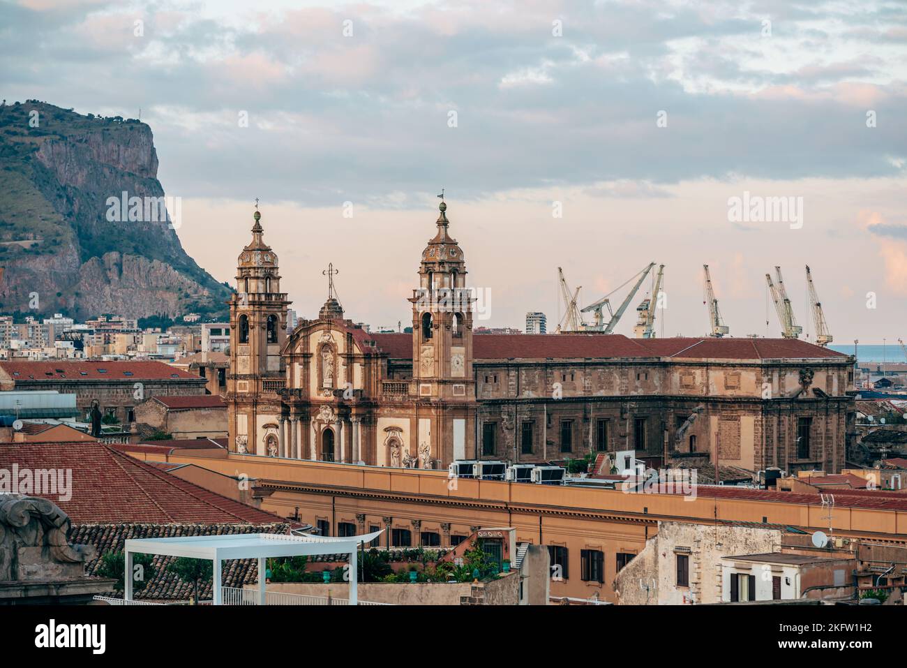View of Palermo buildings at sunset. Chiesa San Domenico baroque ...