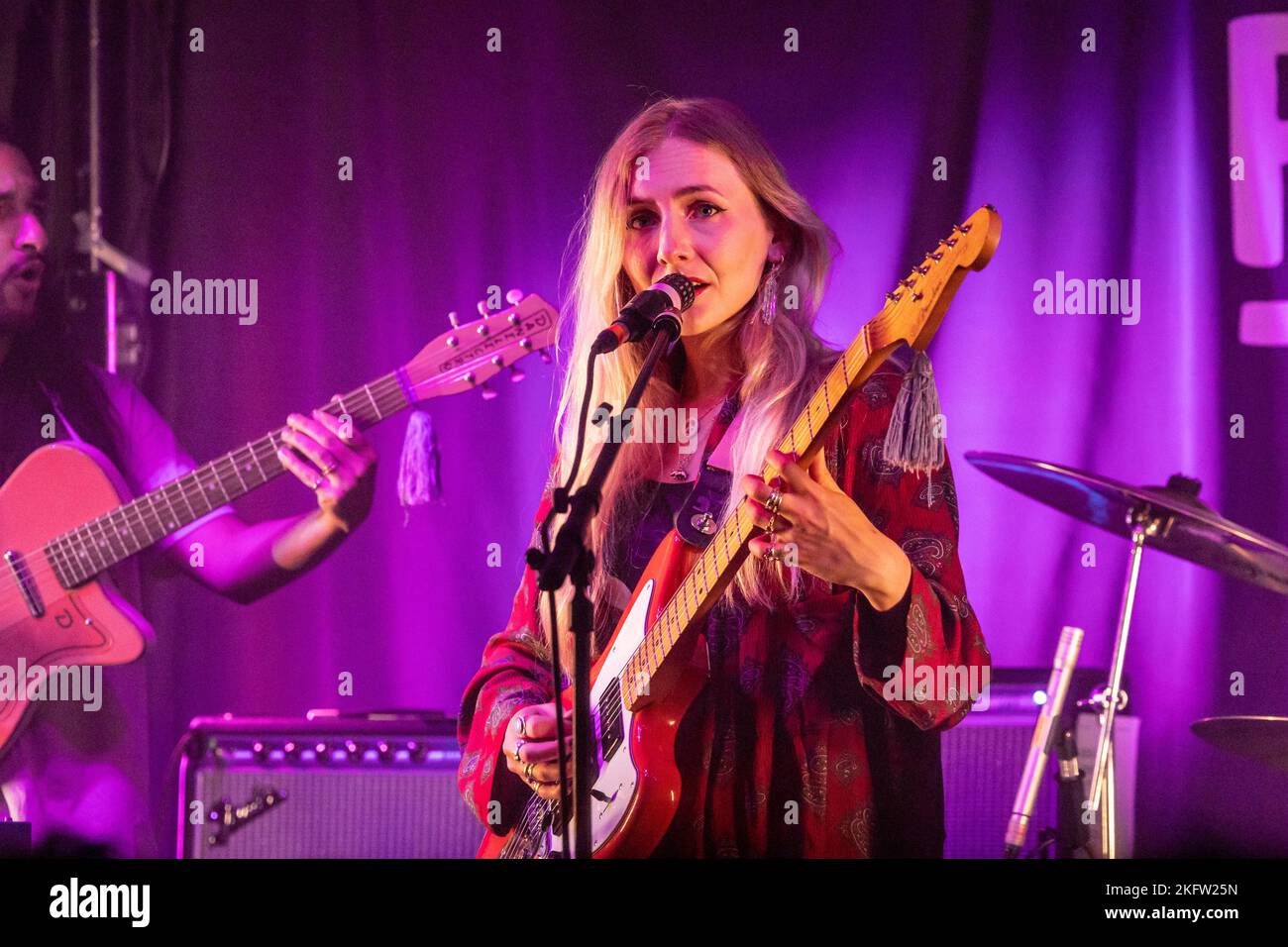 WET LEG - Hester Chambers performing live with Wet Leg in London in ...