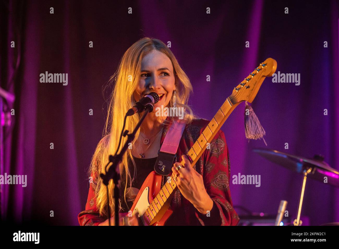 WET LEG - Hester Chambers performing live with Wet Leg in London in ...