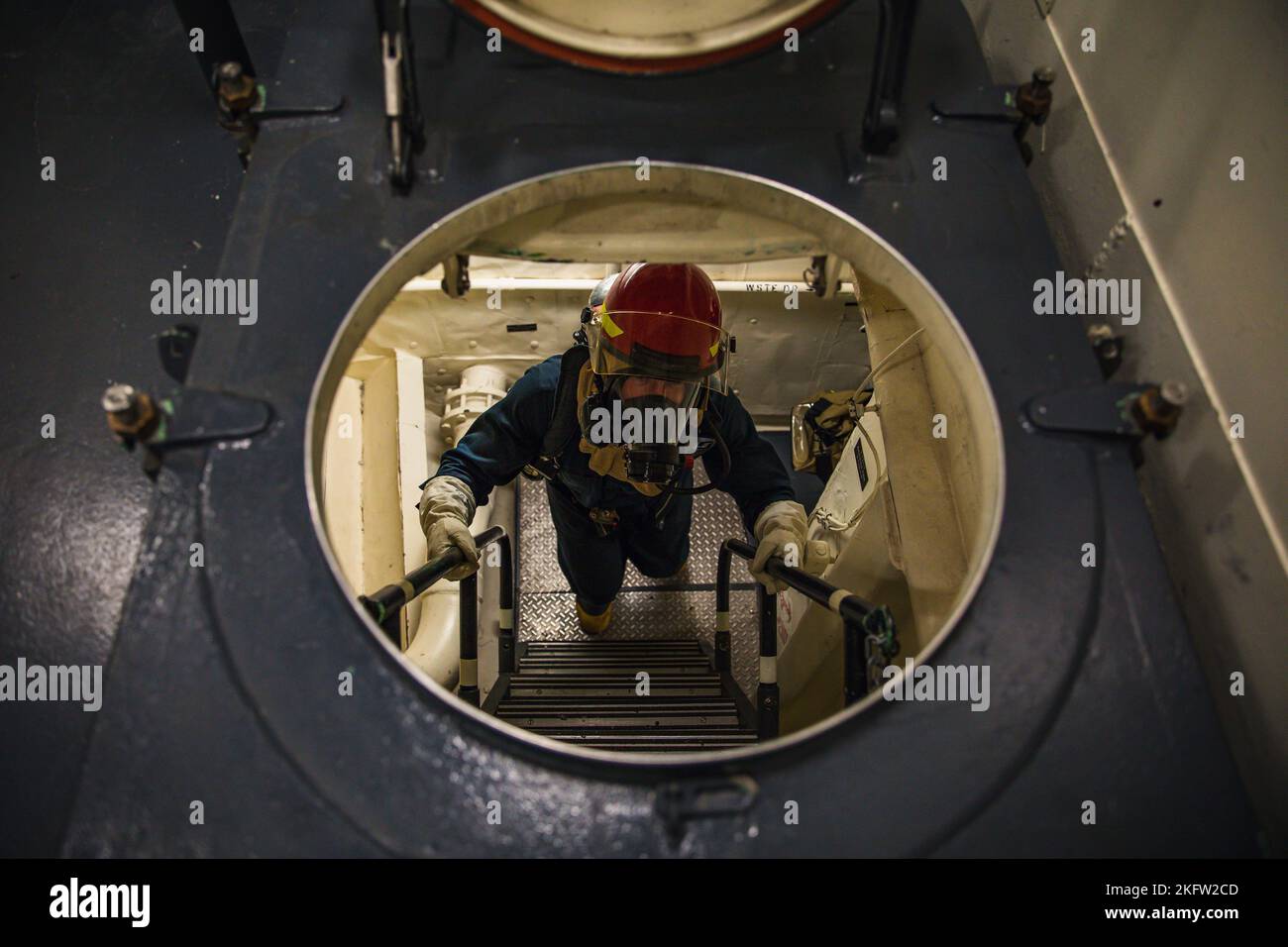Us navy seaman climbs hi-res stock photography and images - Alamy