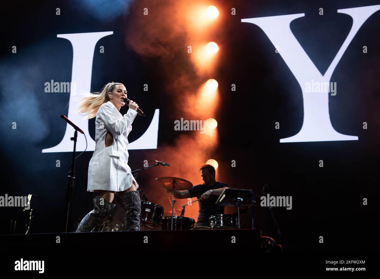 Long nails singer hi-res stock photography and images - Alamy