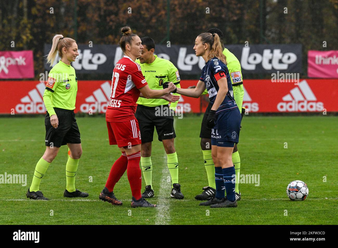 assistant referee Melissa Lejear , Maud Coutereels (17) of Standard ...