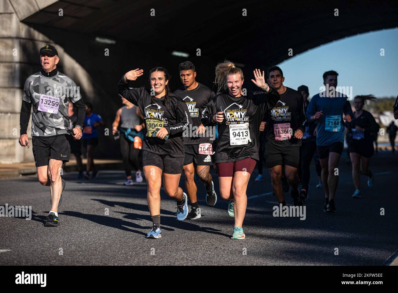 Participants compete in the 38th Annual Army Ten-Miler in Washington D ...