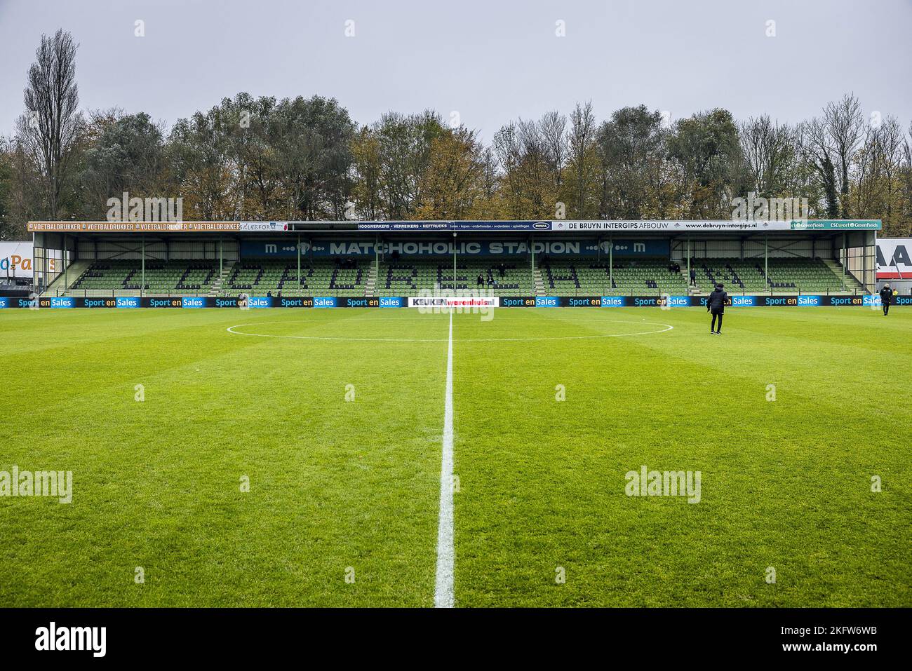DORDRECHT - 20-11-2022, Matchoholic Stadion. Dutch football, Keuken ...