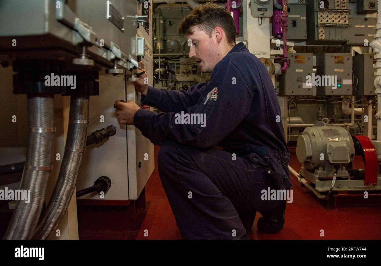 221010-N-JO823-1020 PHILIPPINE SEA (Oct. 10, 2022) Electrician’s Mate ...