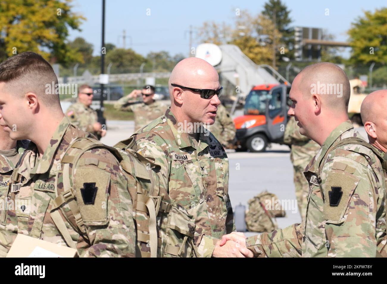 U.S. Army Col. Keith Graham bids farewell to Soldiers with Headquarters ...