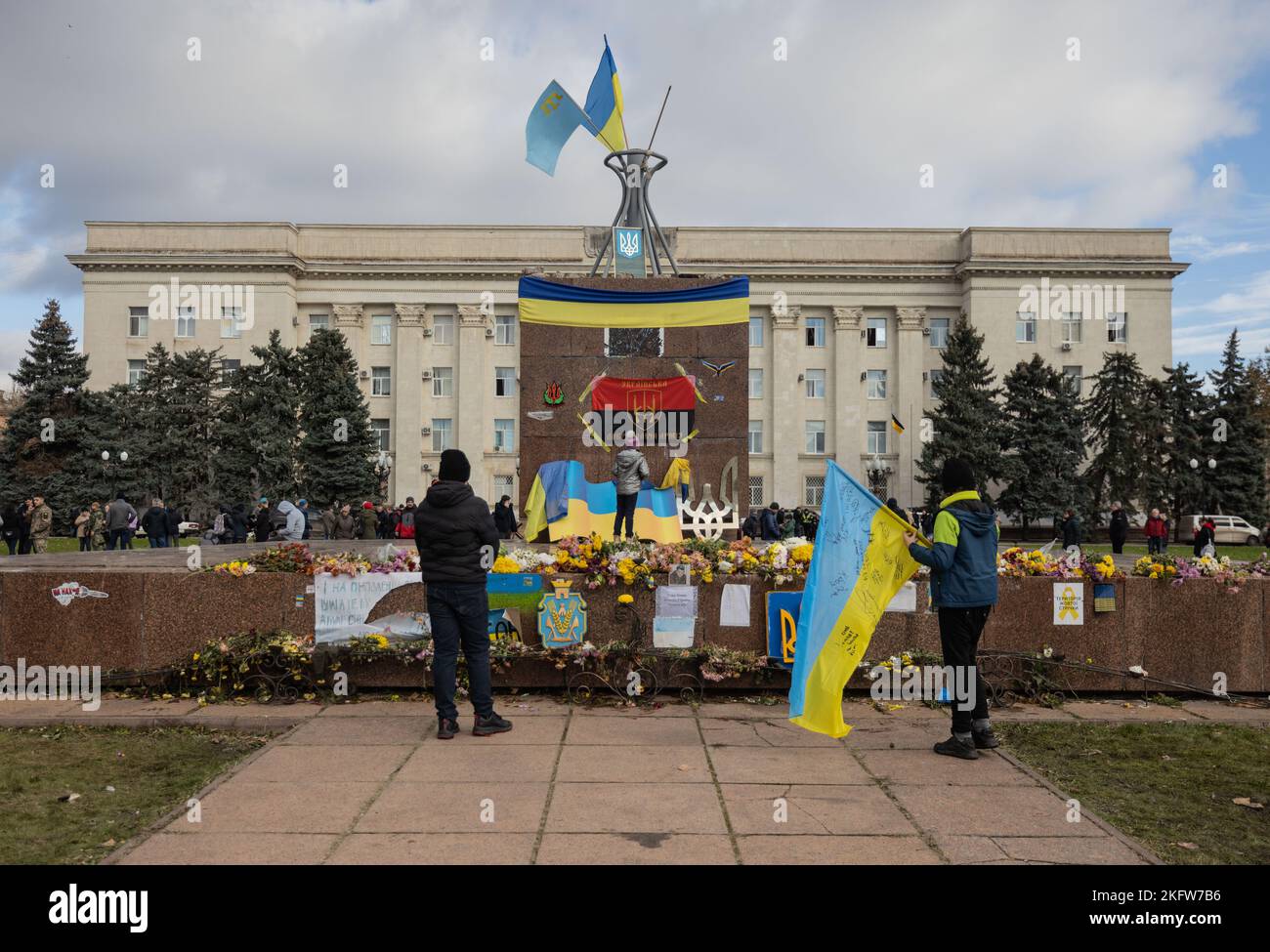 Kherson, Ukraine, Ukraine. 19th Nov, 2022. Children play in Kherson's ...