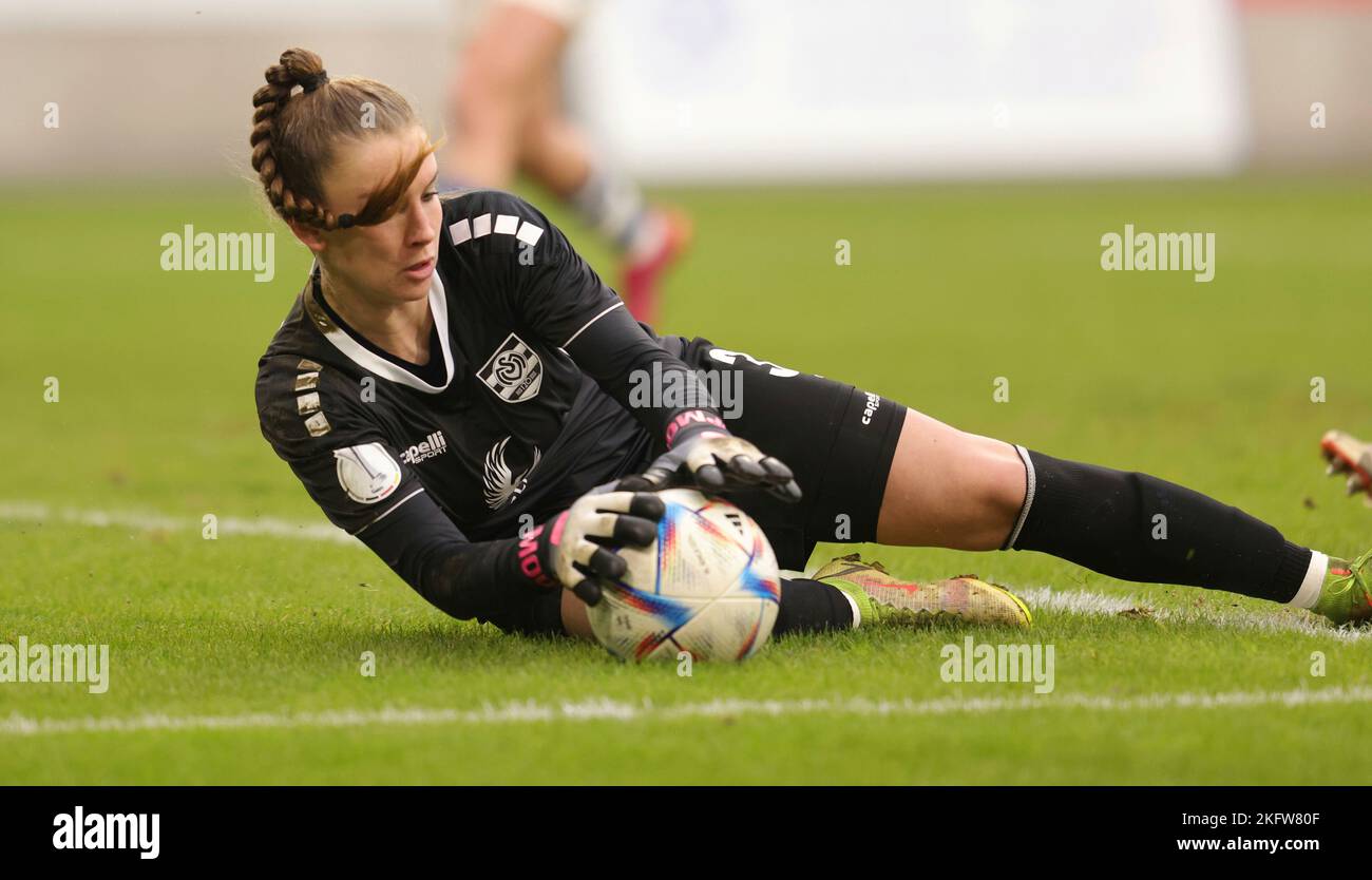 Duisburg, Deutschland. 19th Nov, 2022. firo: 19.11.2022, football ...