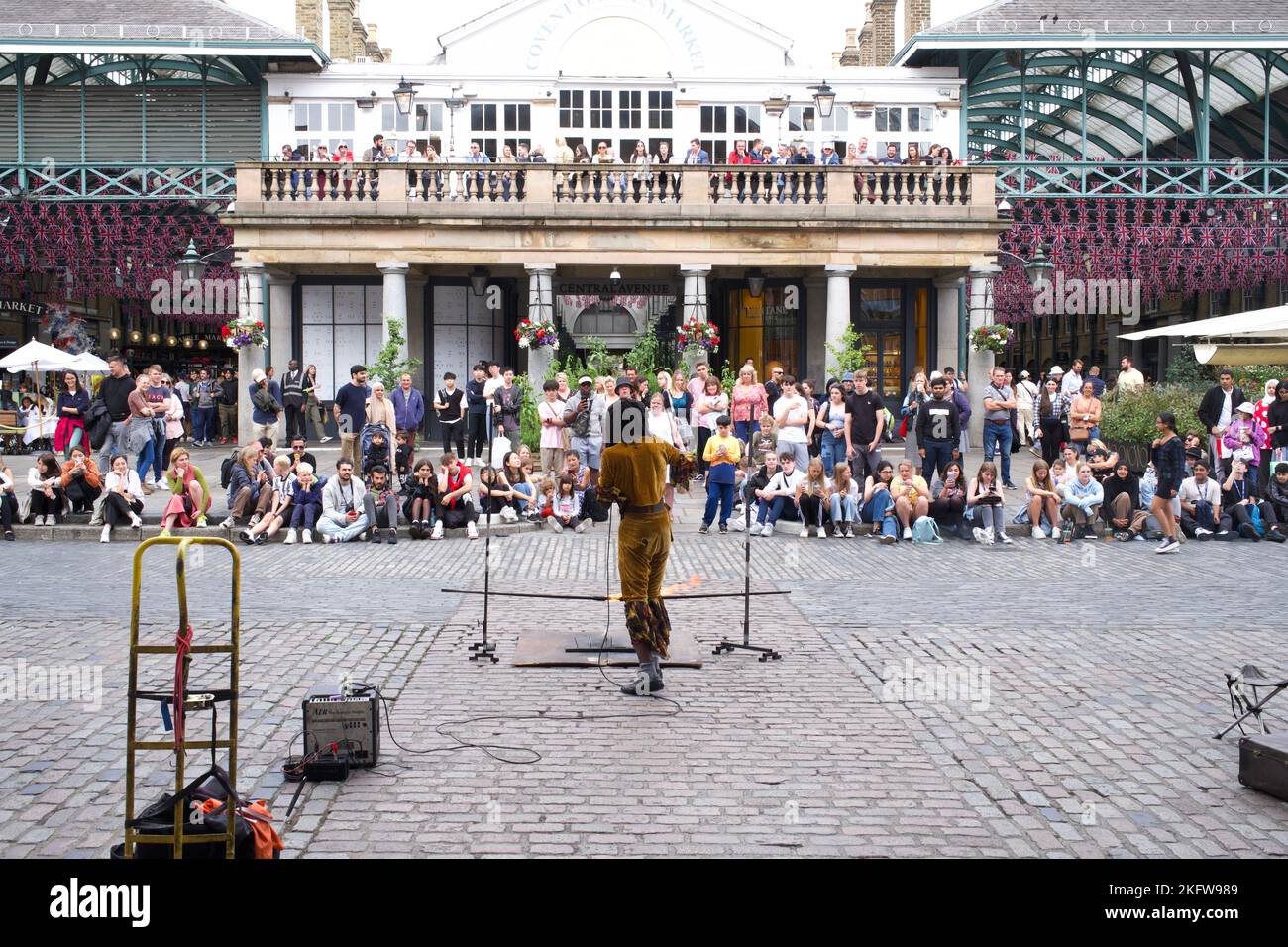 Actors in Covent Garden prepare for their performance Stock Photo - Alamy