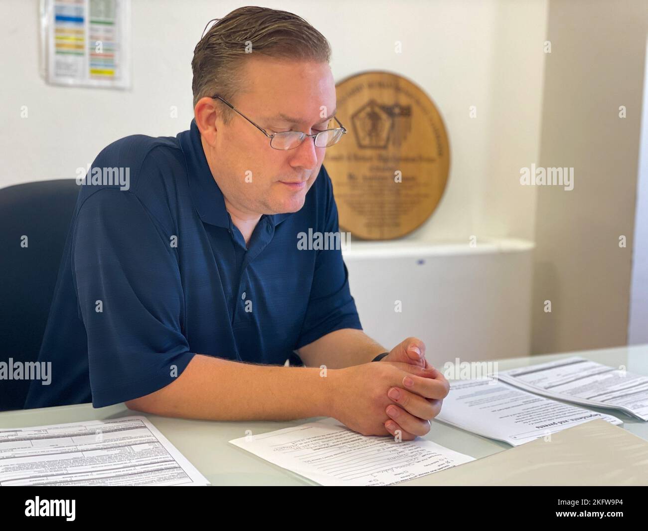 Retirees and paperwork hi-res stock photography and images - Alamy