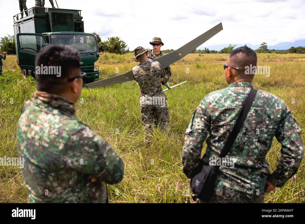 Philippine Marines with 3rd Marine Brigade observe U.S. Marines with ...