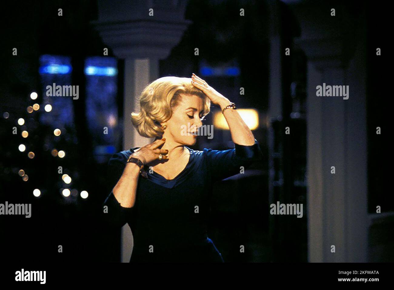 Ozon 8 femmes hi-res stock photography and images - Alamy