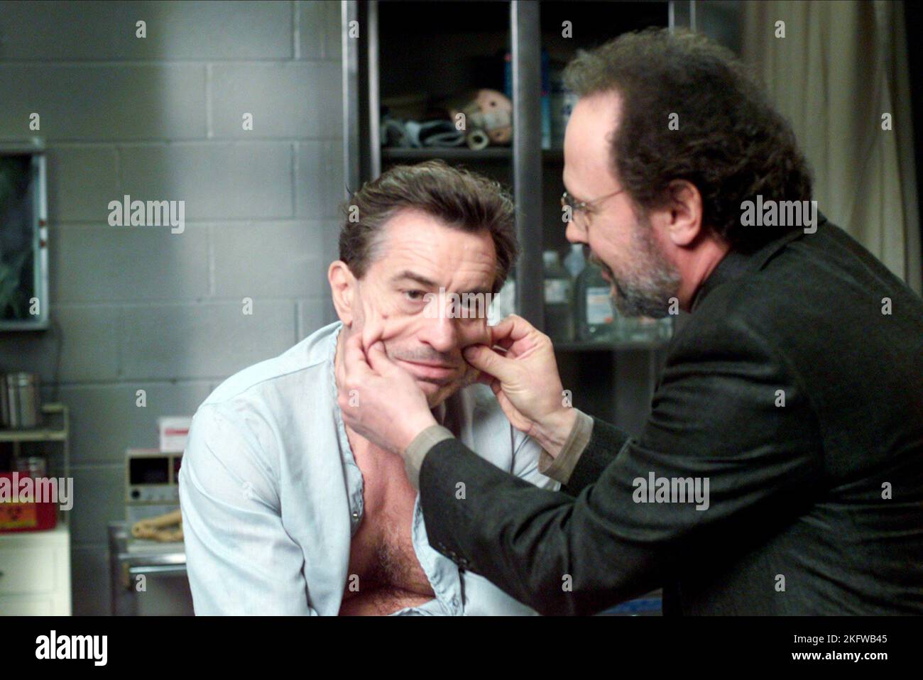 ROBERT DE NIRO, BILLY CRYSTAL, ANALYZE THAT, 2002 Stock Photo - Alamy