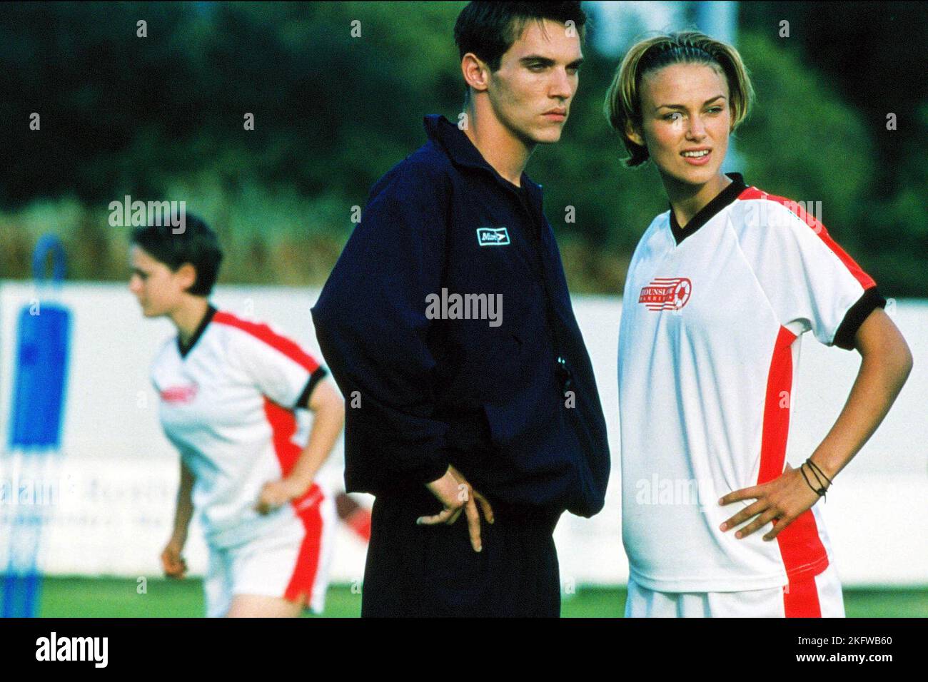 Bend it like beckham jonathan rhys meyers keira knightley hi-res stock photography and images ...