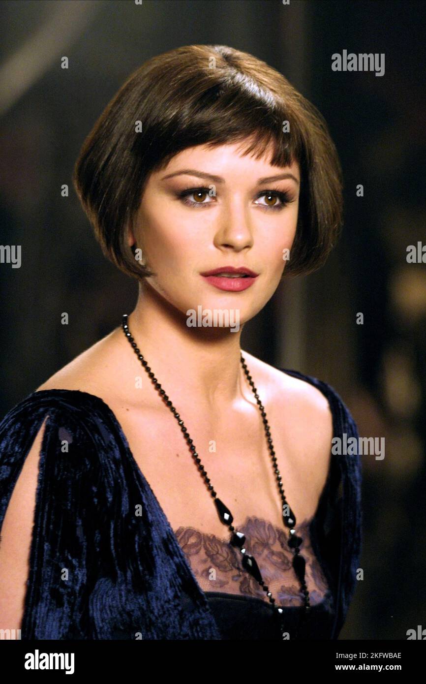 CATHERINE ZETA-JONES, CHICAGO, 2002 Stock Photo - Alamy