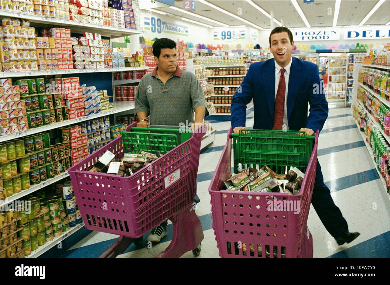 LUIS GUZMAN, ADAM SANDLER, PUNCH-DRUNK LOVE, 2002 Stock Photo - Alamy