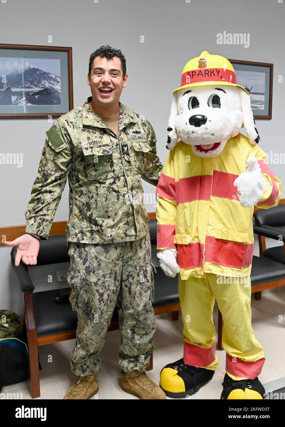 221011-N-OX321-1003 NAVAL AIR STATION SIGONELLA, Italy (Oct. 11, 2022 ...