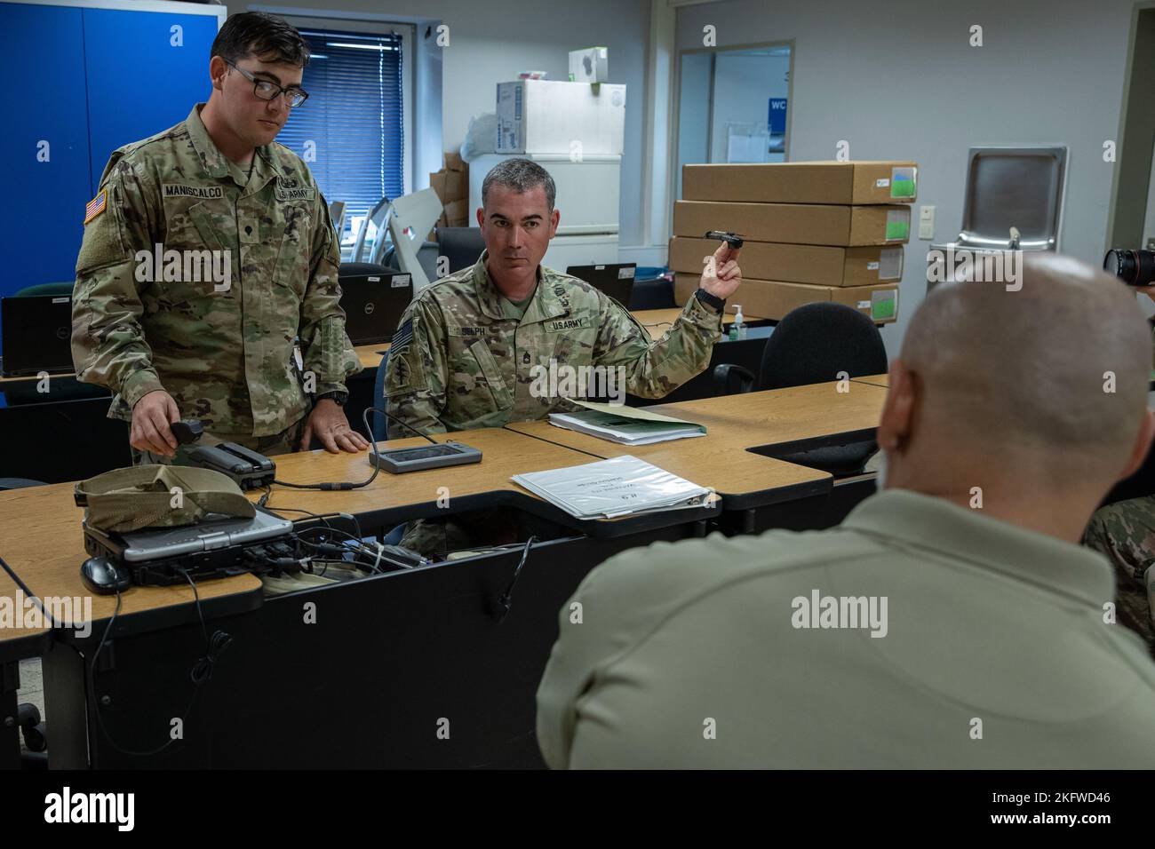 Soldiers from the 720th Explosive Ordnance Disposal, in Baumholder ...