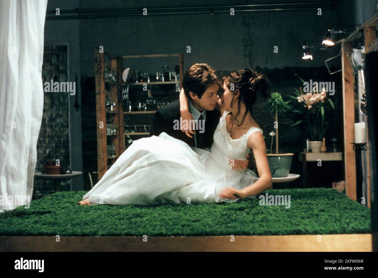 JAMES SPADER, MAGGIE GYLLENHAAL, SECRETARY, 2002 Stock Photo - Alamy