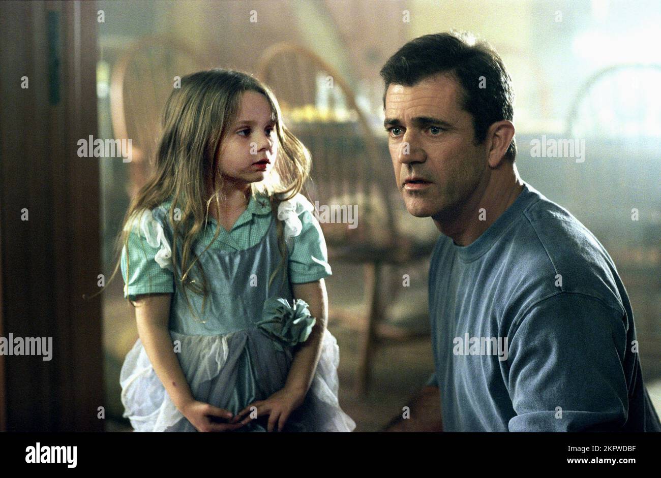Night shyamalan mel gibson signs hi-res stock photography and images ...