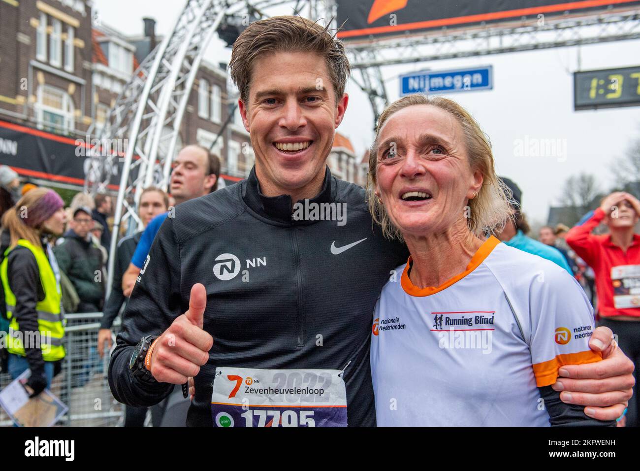 NIJMEGEN, 20-11-2022, NN Zevenheuvelenloop Johanny Gelens en Michel ...