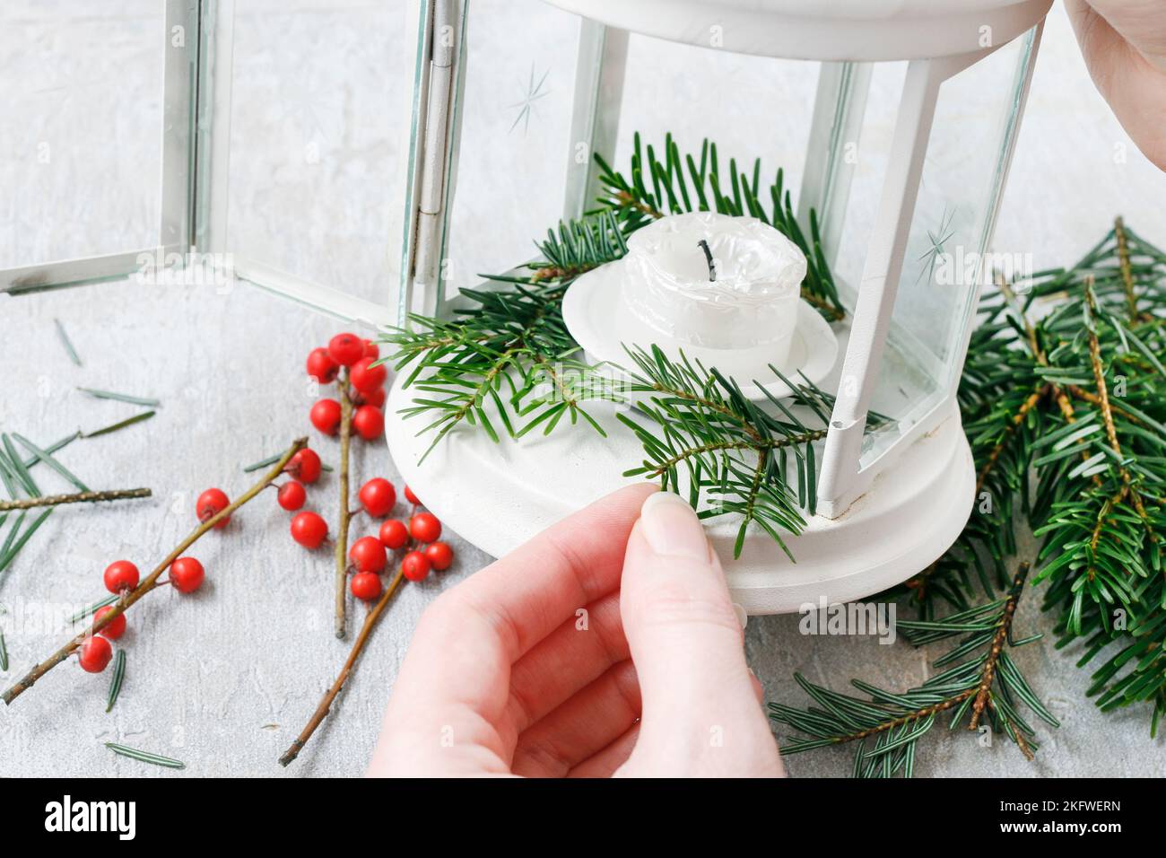 How to make christmas decorations with fir, red berries and simple iron ...