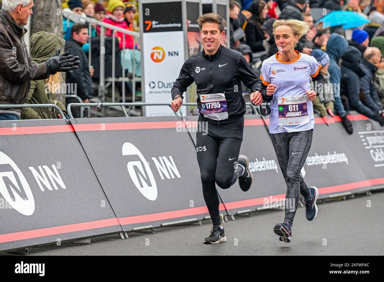 NIJMEGEN, 20-11-2022, NN Zevenheuvelenloop Johanny Gelens en Michel ...