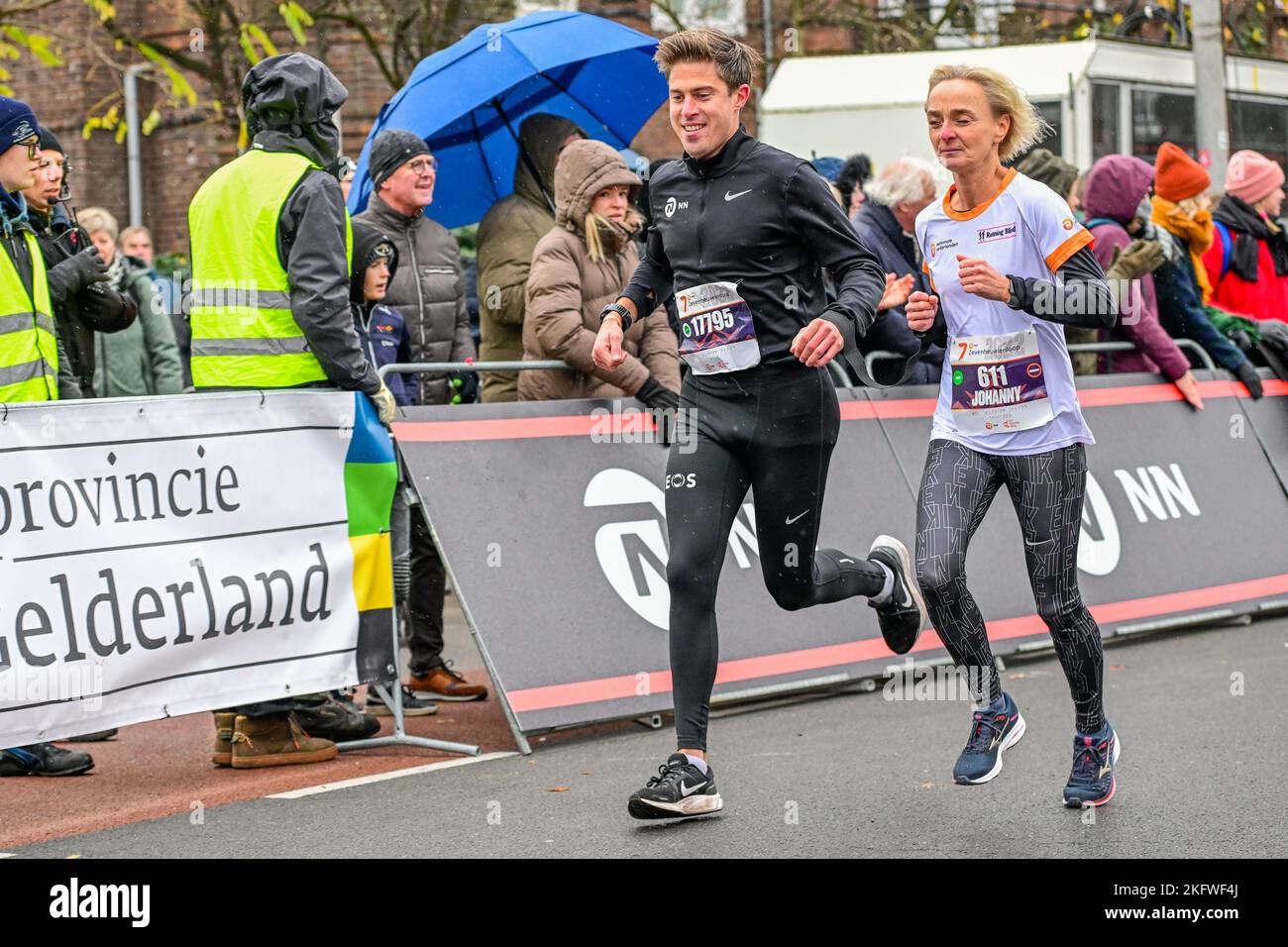 NIJMEGEN, 20-11-2022, NN Zevenheuvelenloop Johanny Gelens en Michel ...