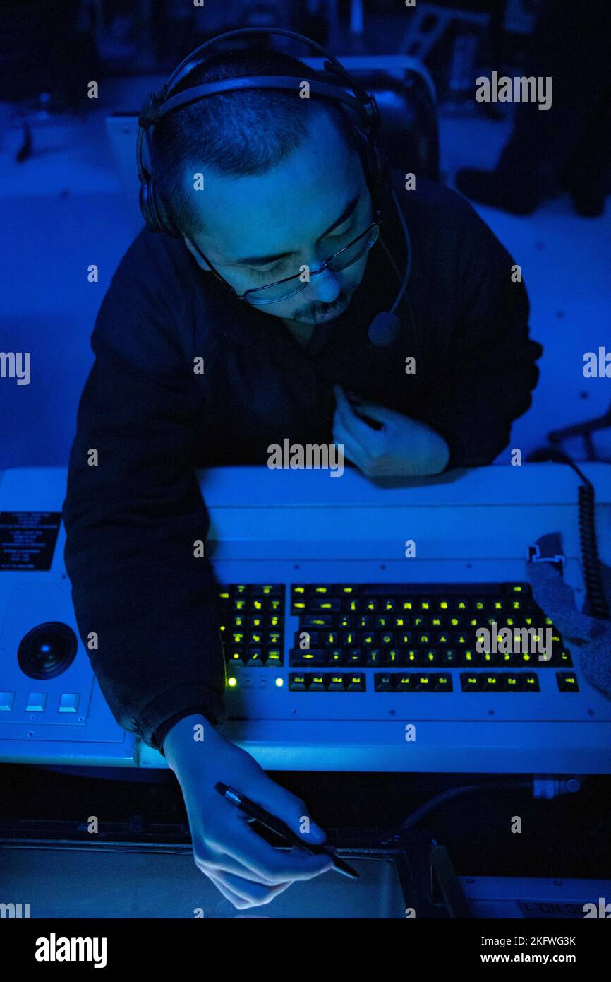 221011-N-LK647-0213 ATLANTIC OCEAN—Fire Controlman 2nd Class Samuel ...