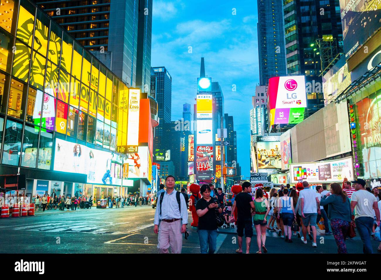 New york times square wide angle hi-res stock photography and images ...
