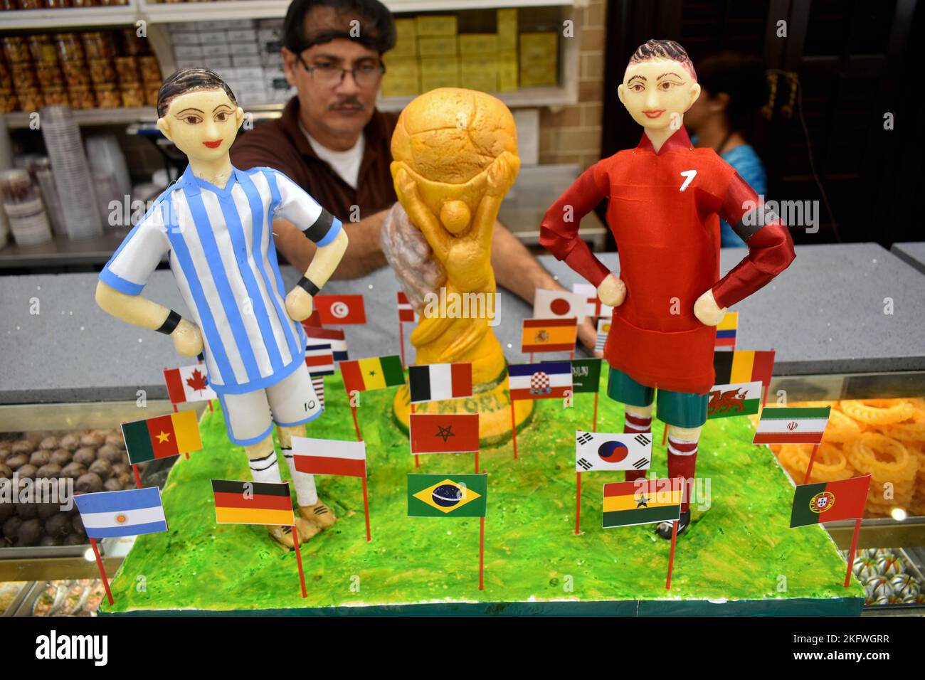 Lionel messi world cup 2022 trophy hi-res stock photography and images ...