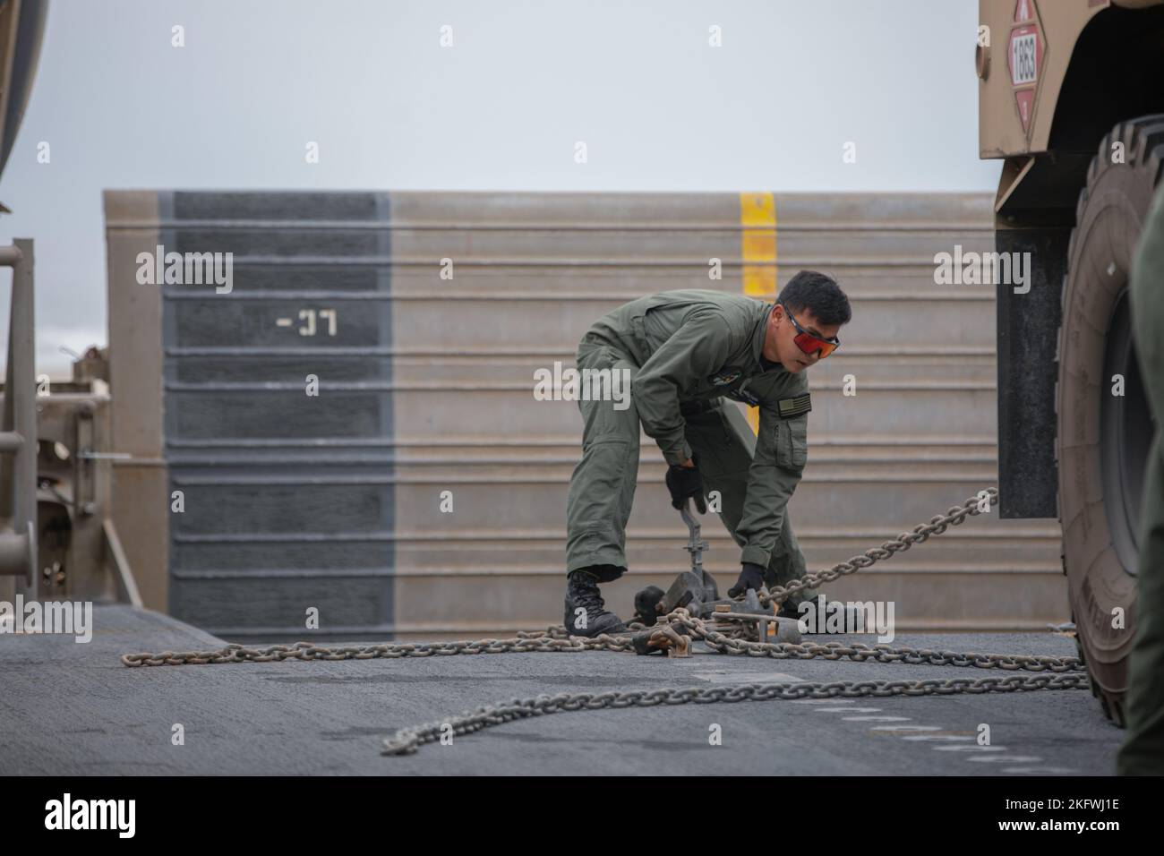 U.S. Sailor Gas Turbine System Technician Mechanical Petty Officer ...