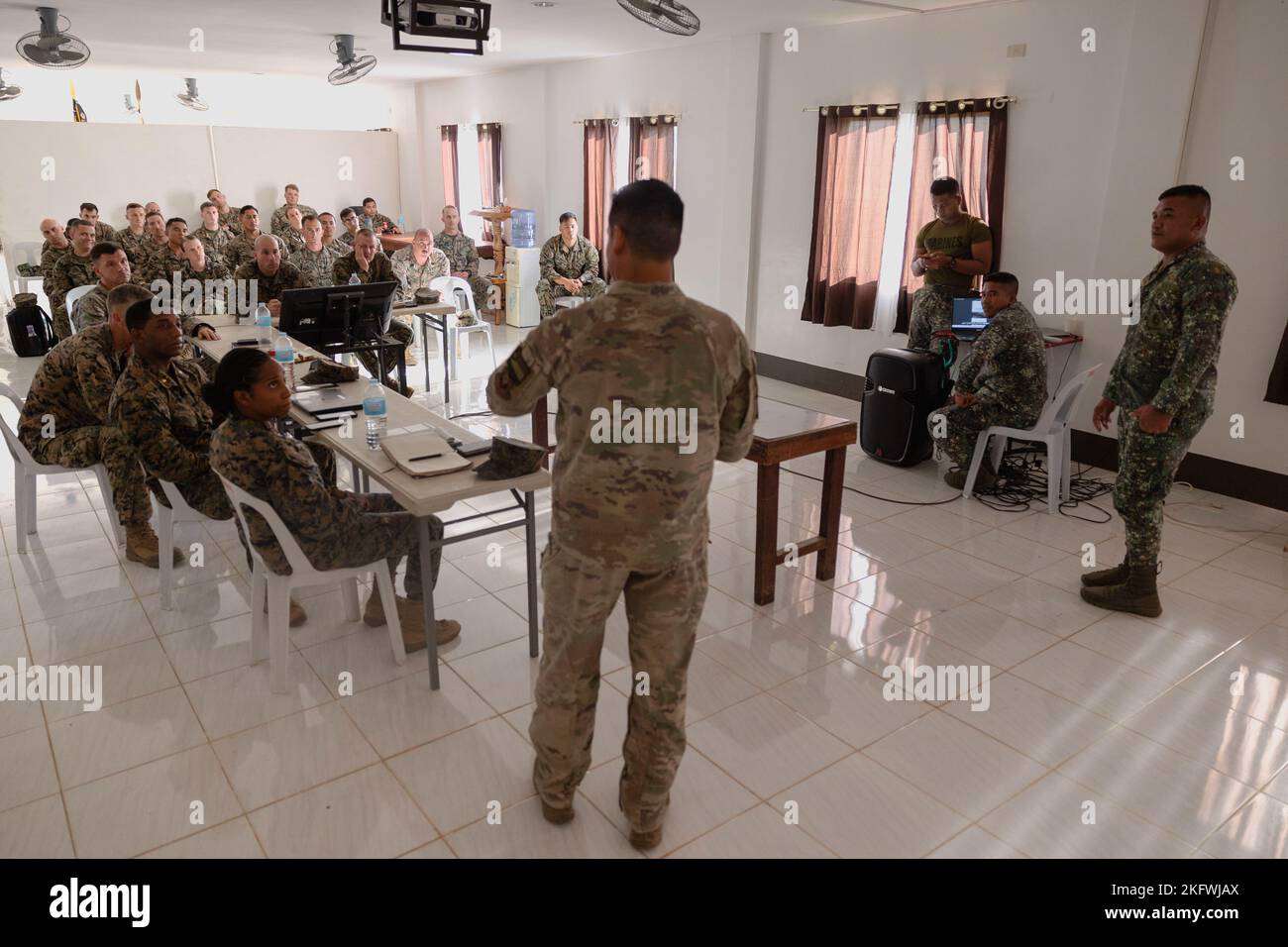 Philippine Marines assigned to the 65th Force Recon Company, 3rd Marine ...