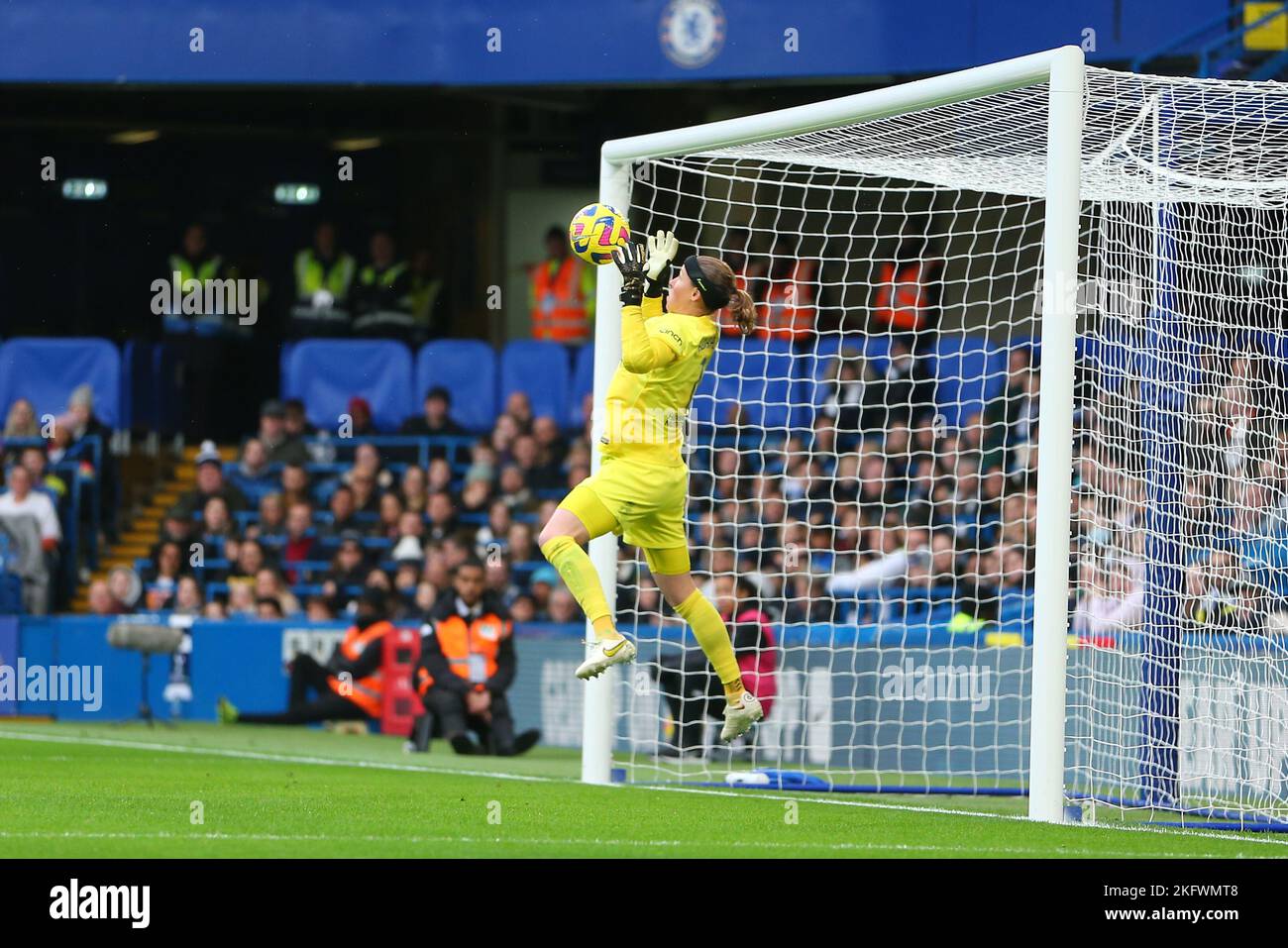 20th November 2022; Stamford Bridge, Chelsea, London, England: Womens ...