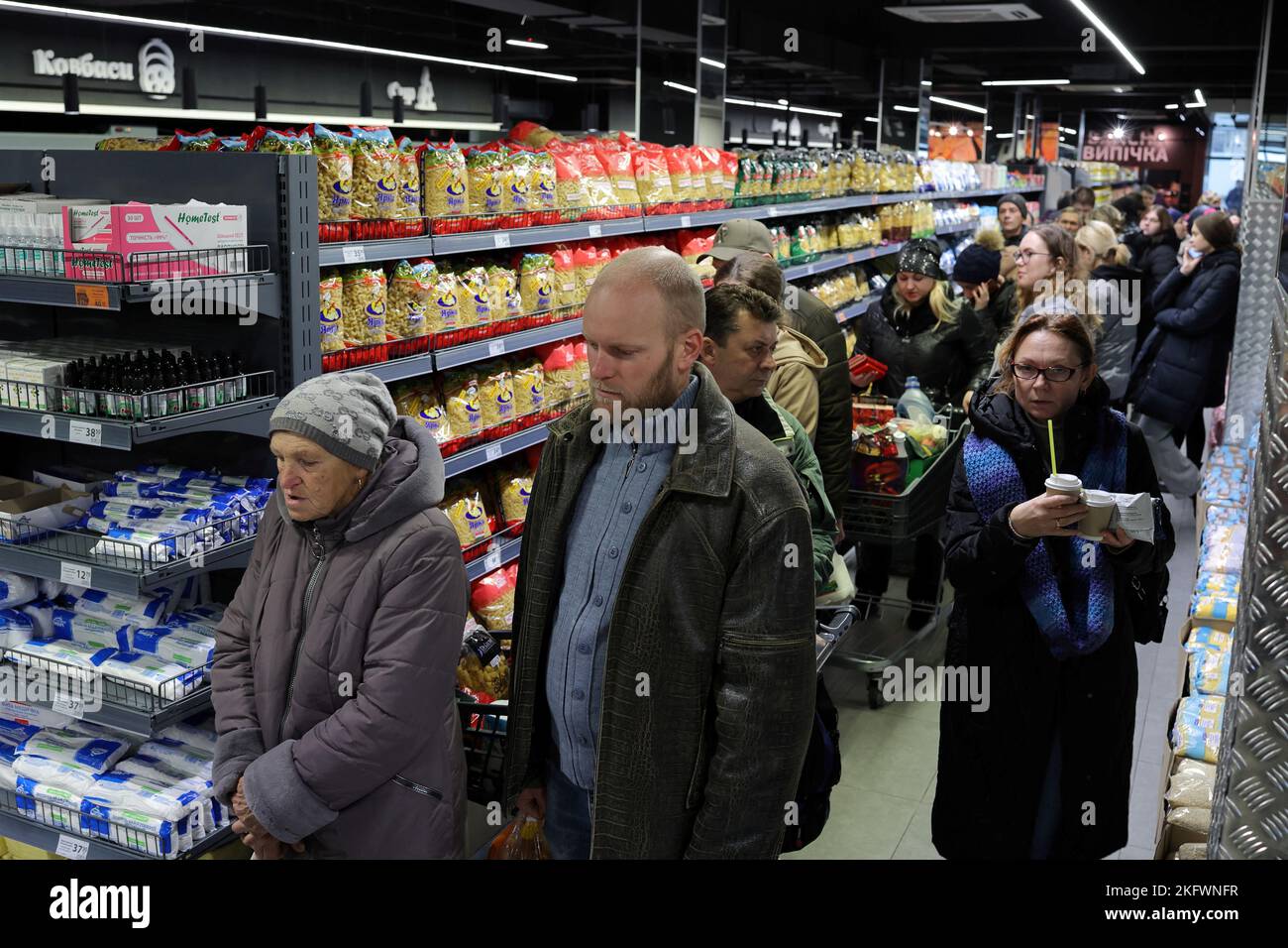 Ukrainian military 2022 hi-res stock photography and images - Alamy