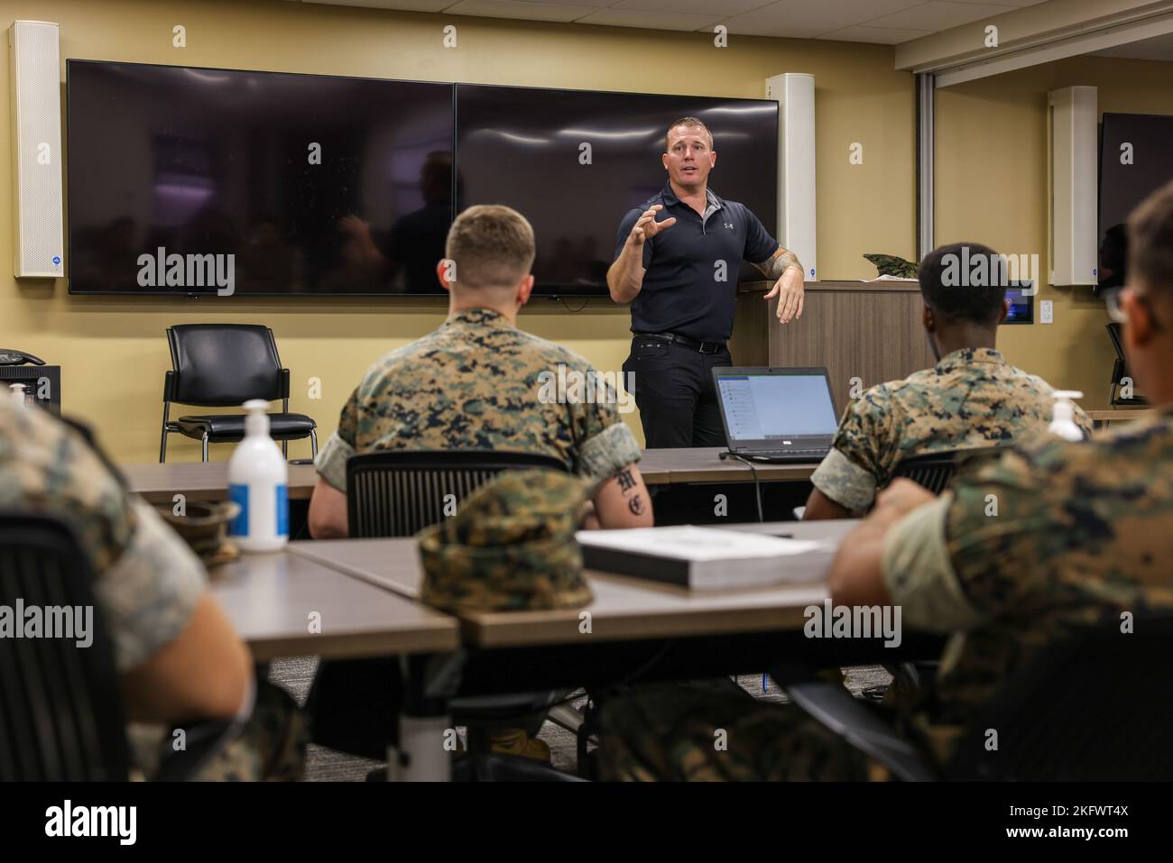 Medal of Honor recipient Dakota Meyer speaks with Corporals Course ...