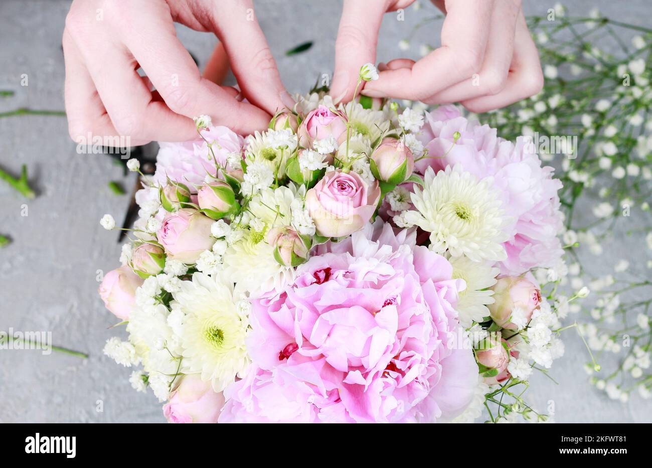 Florist workplace: how to make wedding floral arrangement with peonies ...