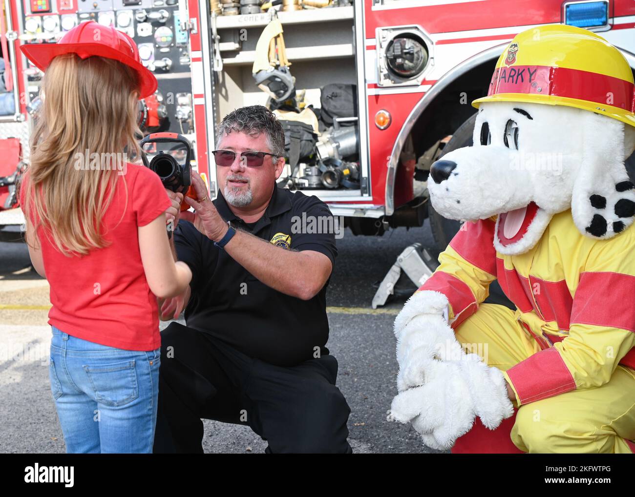221012-N-UJ449-2065 NAVAL AIR STATION SIGONELLA, Italy (Oct. 12, 2022 ...
